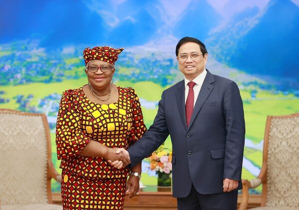 Le Premier ministre Pham Minh Chinh reçoit la directrice générale de l'OMC