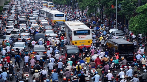 Les embouteillages s’aggravent à cause des travaux à Hanoi