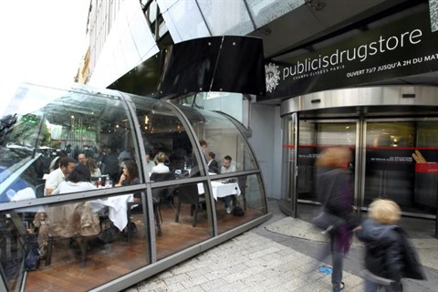 Réouverture de la célèbre brasserie Le Drugstore sur les Champs-Élysées